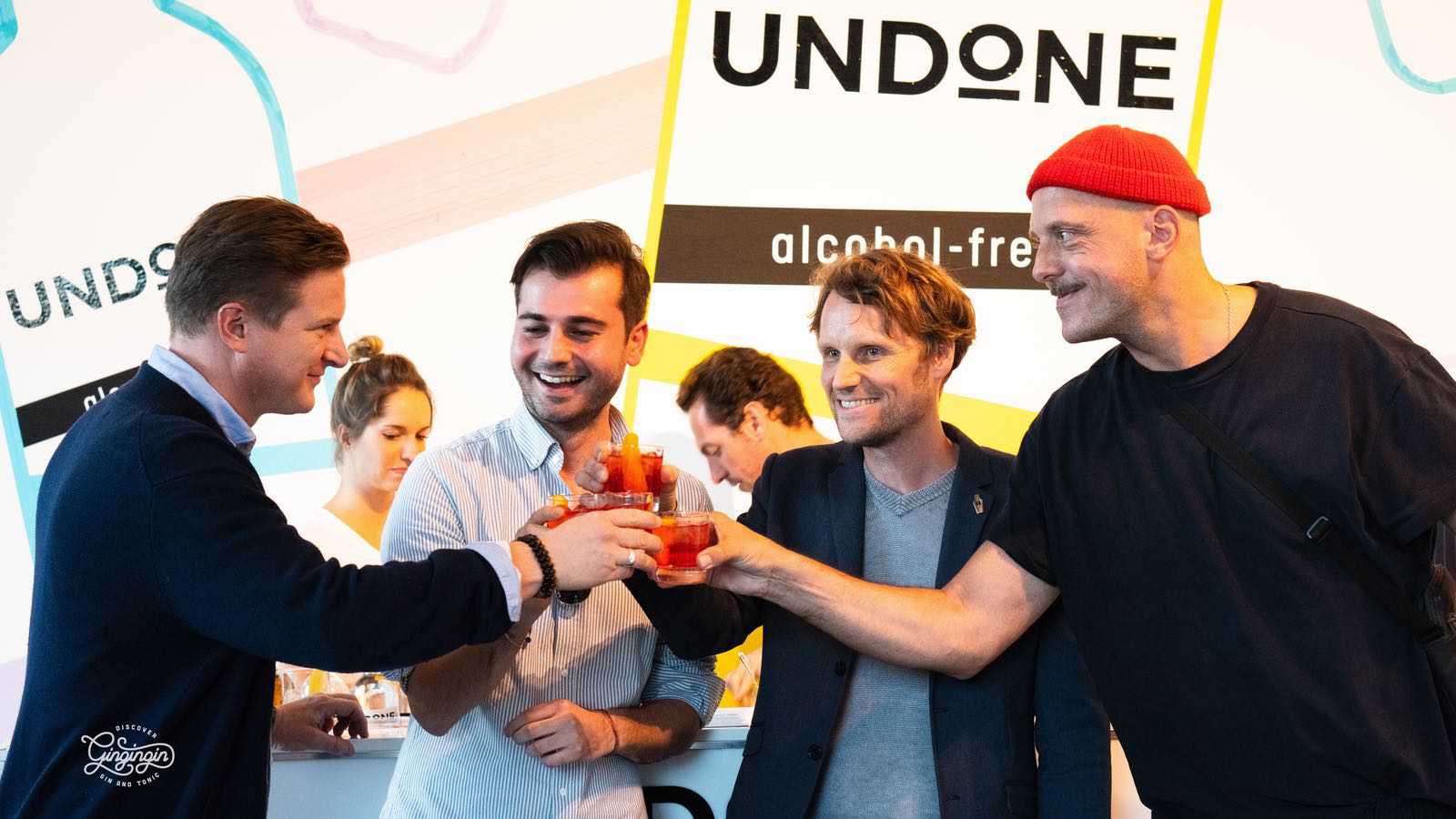 Casual Friday #024: Undone | Ribbon